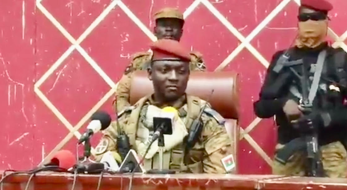 Le capitaine Ibrahim Traoré officiellement désigné président du Burkina ...